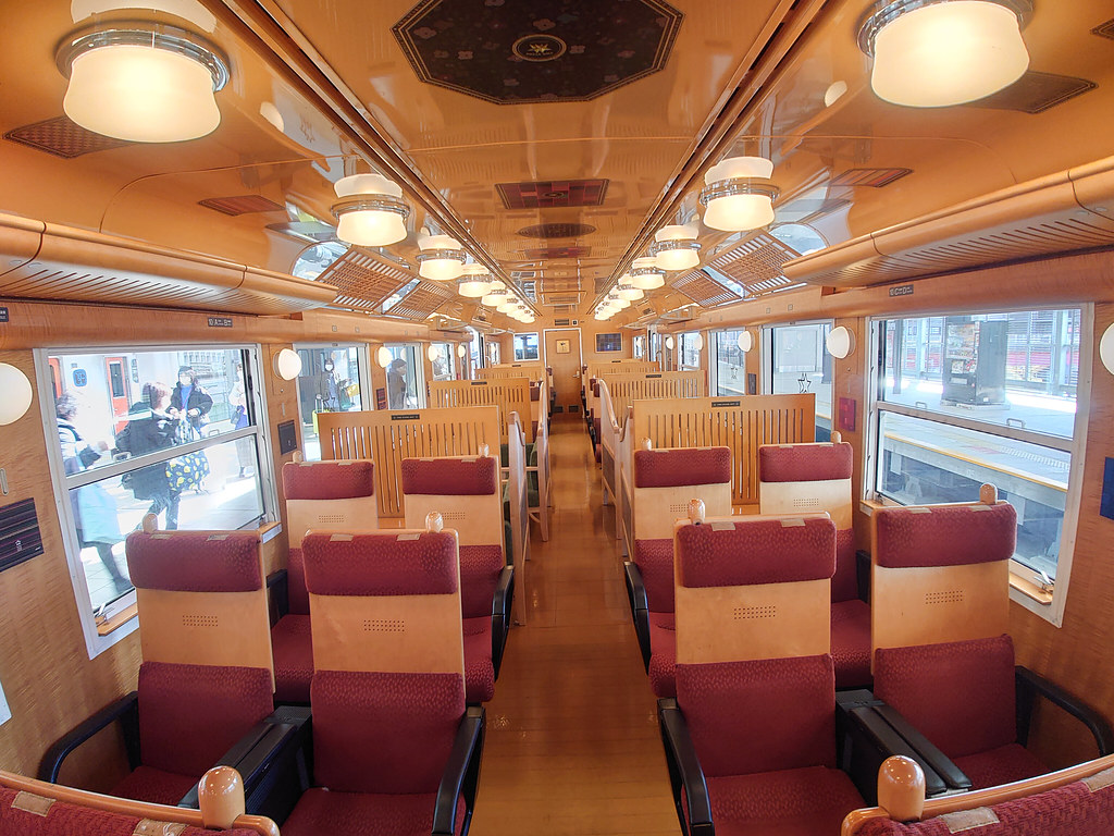 美味舒芙蕾×夕陽海景，黃金車廂全新搭乘體驗～九州雙星4047 - 景點 - 親子旅遊 - KidsPlay親子就醬玩